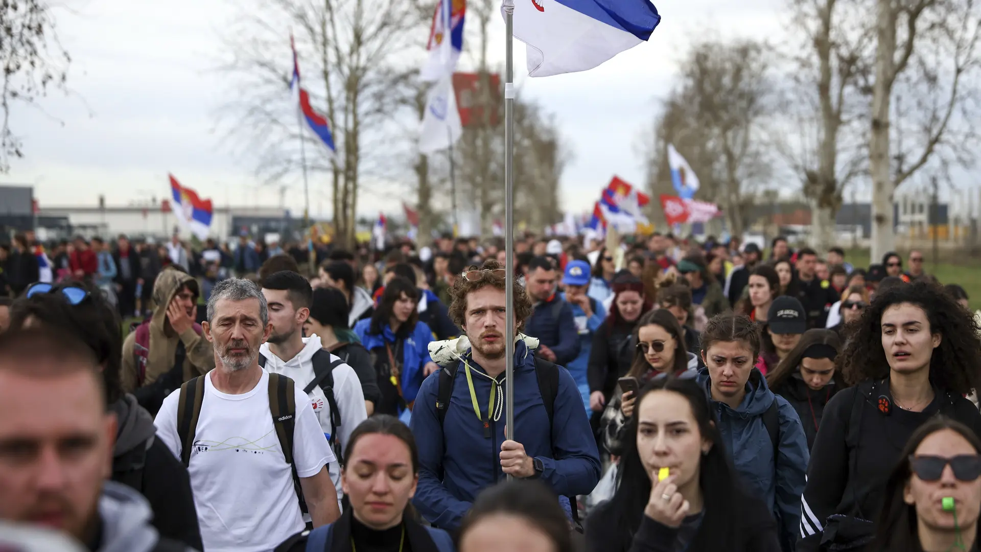 Studenti u blokadi krenuli ka centru sa Novog Beograda: Sve ulice na trasi zatvorene za saobraćaj